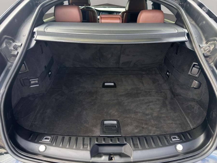 Black BMW 530 Gran Turismo 2010 in Kaunas, with an engine capacity of 3.00 L and mileage of 373 thousand km for 9999 €, photo 11 on AUTOMOTO.COM.LV