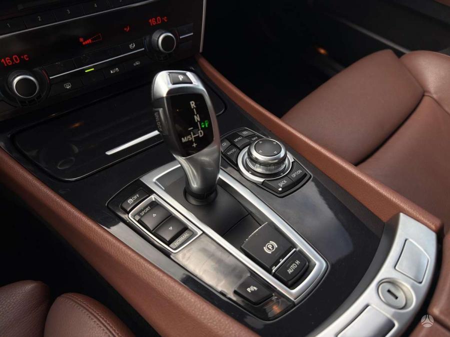 Black BMW 530 Gran Turismo 2010 in Kaunas, with an engine capacity of 3.00 L and mileage of 373 thousand km for 9999 €, photo 16 on AUTOMOTO.COM.LV