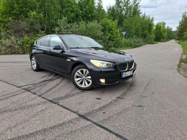 Black BMW 530 Gran Turismo 2010 in Visaginas, with an engine capacity of 2.99 L and mileage of 350 thousand km for 5999 €, photo 2 on AUTOMOTO.COM.LV