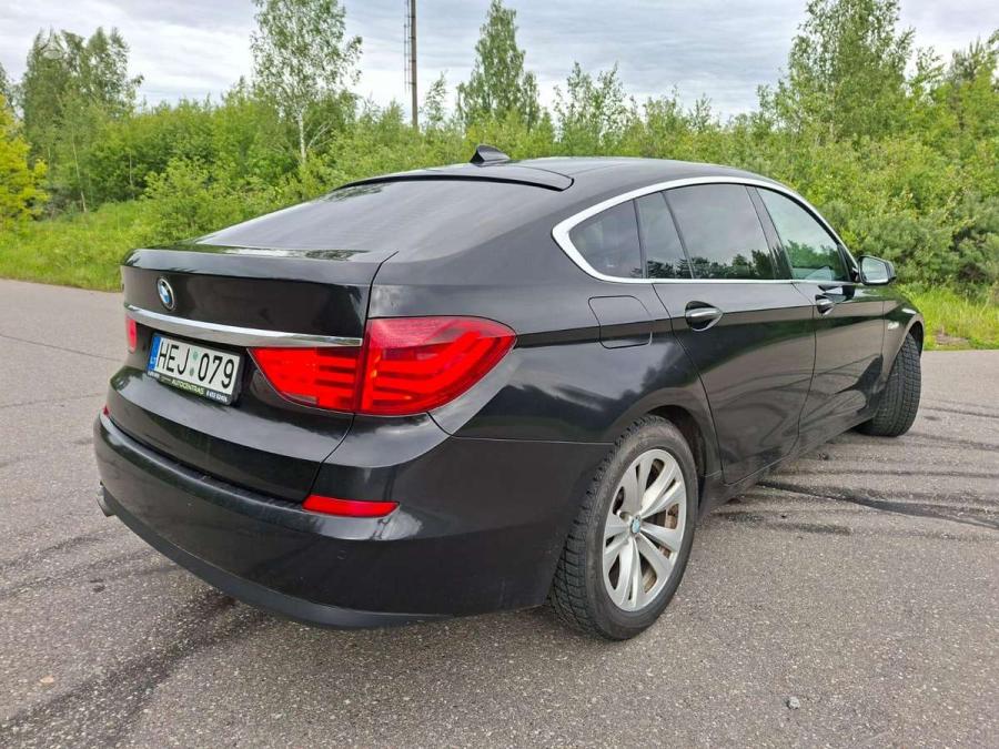 Black BMW 530 Gran Turismo 2010 in Visaginas, with an engine capacity of 2.99 L and mileage of 350 thousand km for 5999 €, photo 5 on AUTOMOTO.COM.LV