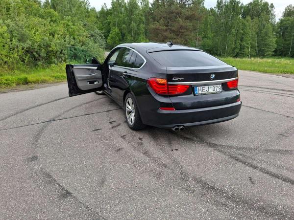 Black BMW 530 Gran Turismo 2010 in Visaginas, with an engine capacity of 2.99 L and mileage of 350 thousand km for 5999 €, photo 7 on AUTOMOTO.COM.LV