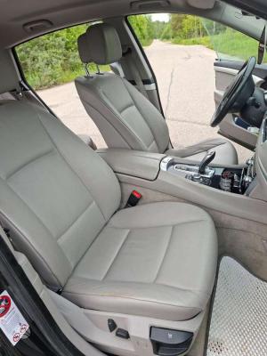 Black BMW 530 Gran Turismo 2010 in Visaginas, with an engine capacity of 2.99 L and mileage of 350 thousand km for 5999 €, photo 15 on AUTOMOTO.COM.LV