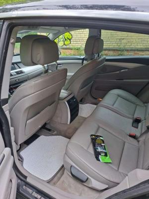 Black BMW 530 Gran Turismo 2010 in Visaginas, with an engine capacity of 2.99 L and mileage of 350 thousand km for 5999 €, photo 21 on AUTOMOTO.COM.LV