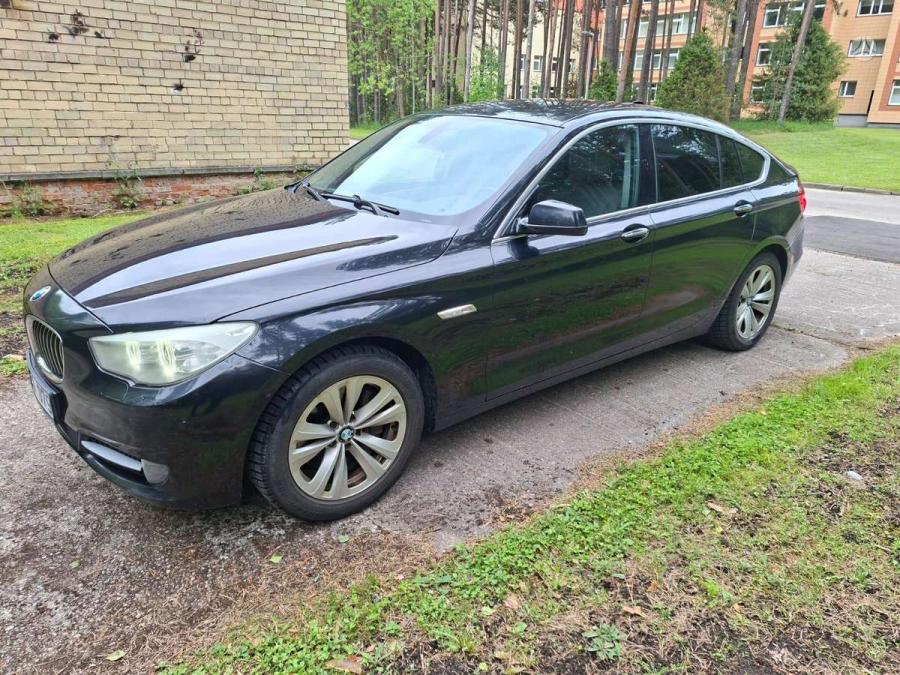 Black BMW 530 Gran Turismo 2010 in Visaginas, with an engine capacity of 2.99 L and mileage of 350 thousand km for 5999 €, photo 23 on AUTOMOTO.COM.LV