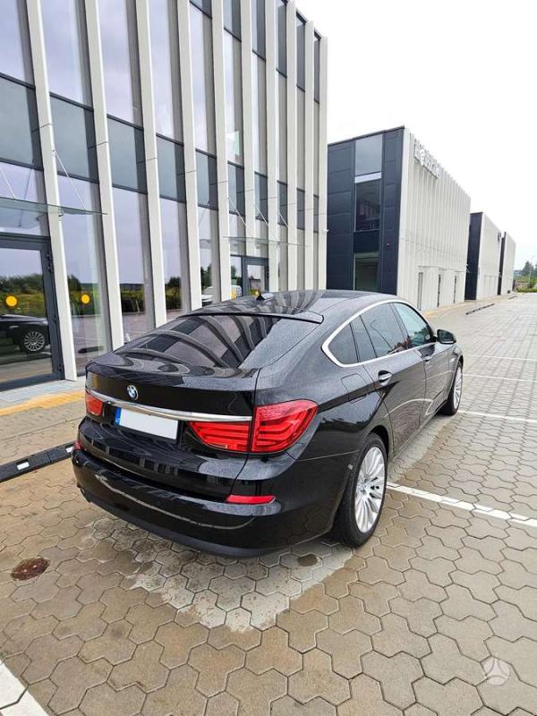 Melns BMW 530 Gran Turismo 2010 Viļņa, ar dzinēja tilpumu 2.99 L un nobraukumu 380 tūkst. km par 8400 €, foto 6 vietnē AUTOMOTO.COM.LV