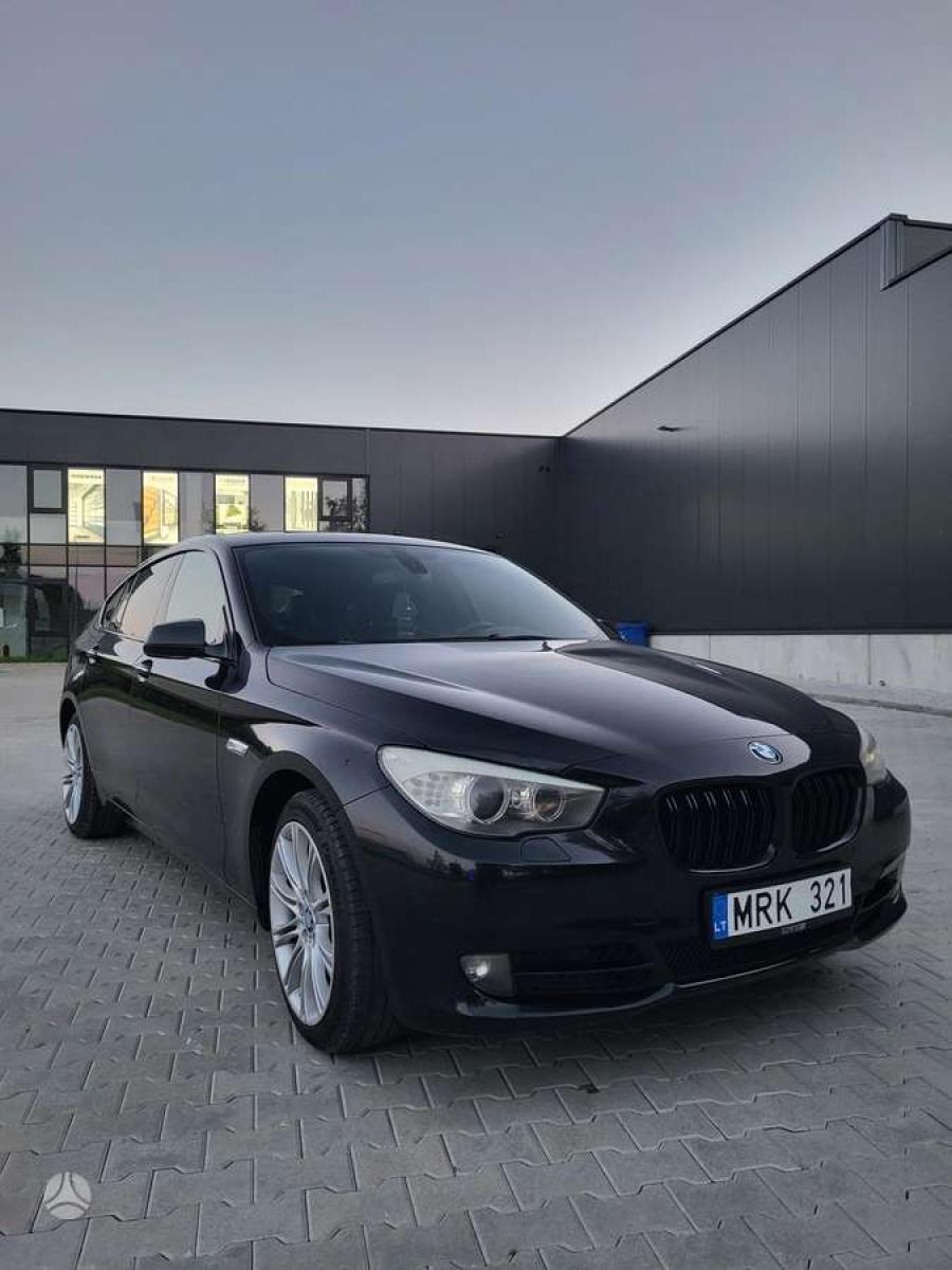 Black BMW 530 Gran Turismo 2010 in Vilnius, with an engine capacity of 3.00 L and mileage of 341 thousand km for 10000 €, photo 1 on AUTOMOTO.COM.LV