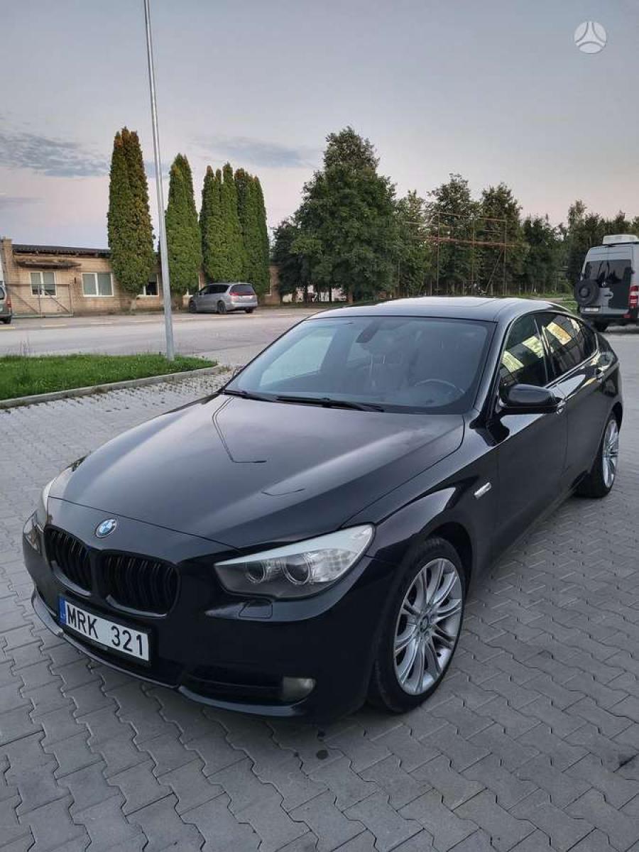 Black BMW 530 Gran Turismo 2010 in Vilnius, with an engine capacity of 3.00 L and mileage of 341 thousand km for 10000 €, photo 3 on AUTOMOTO.COM.LV
