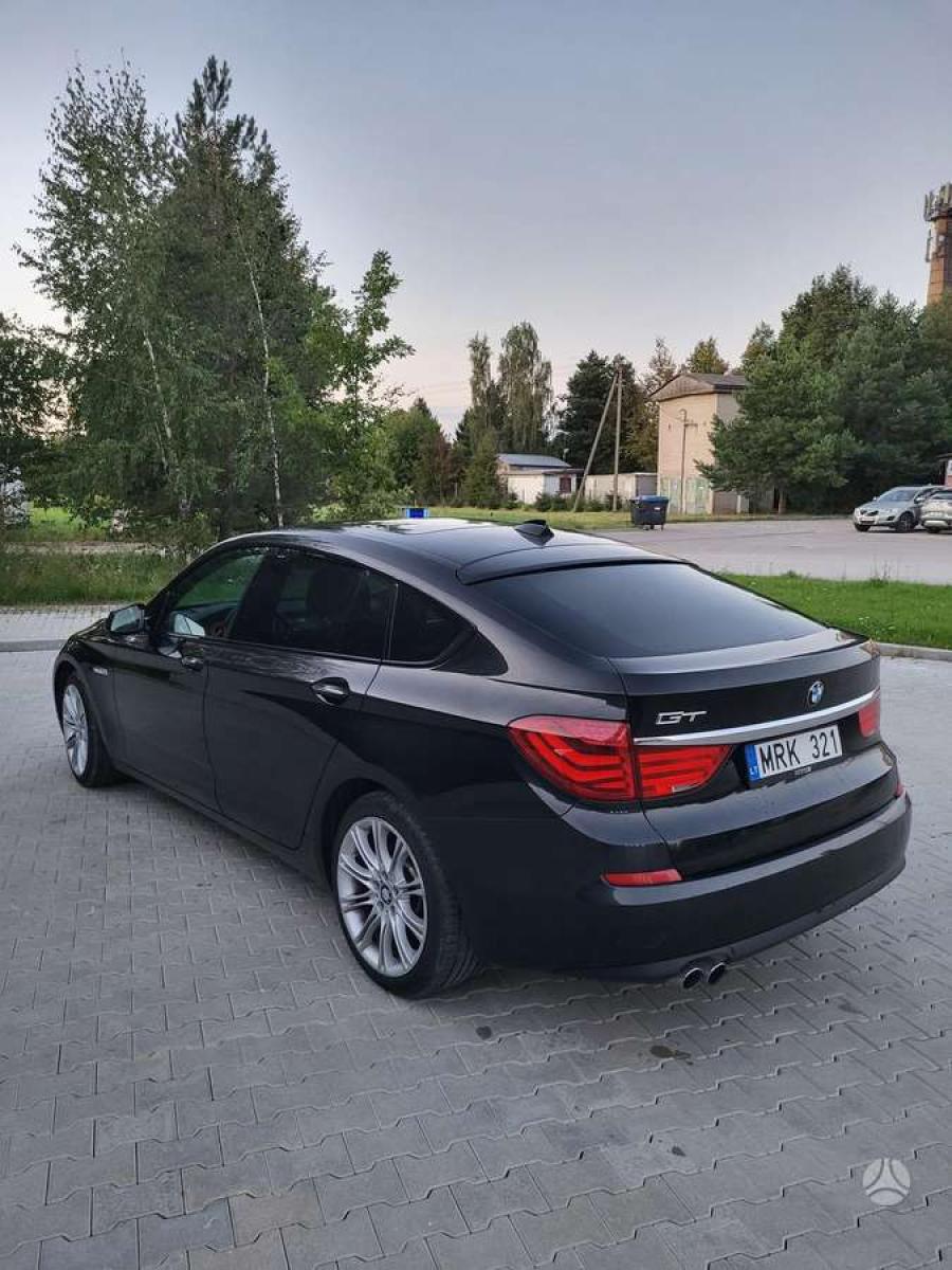 Black BMW 530 Gran Turismo 2010 in Vilnius, with an engine capacity of 3.00 L and mileage of 341 thousand km for 10000 €, photo 4 on AUTOMOTO.COM.LV