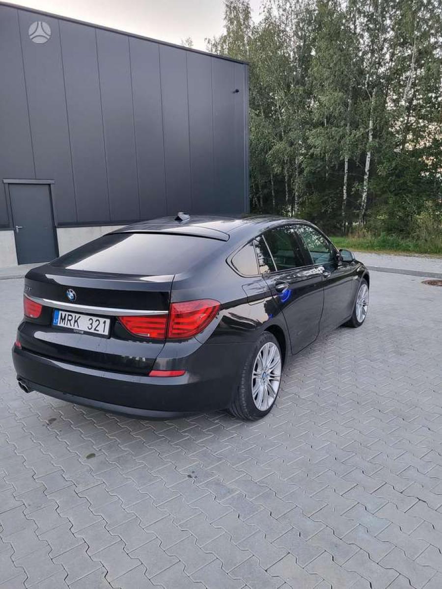Black BMW 530 Gran Turismo 2010 in Vilnius, with an engine capacity of 3.00 L and mileage of 341 thousand km for 10000 €, photo 5 on AUTOMOTO.COM.LV