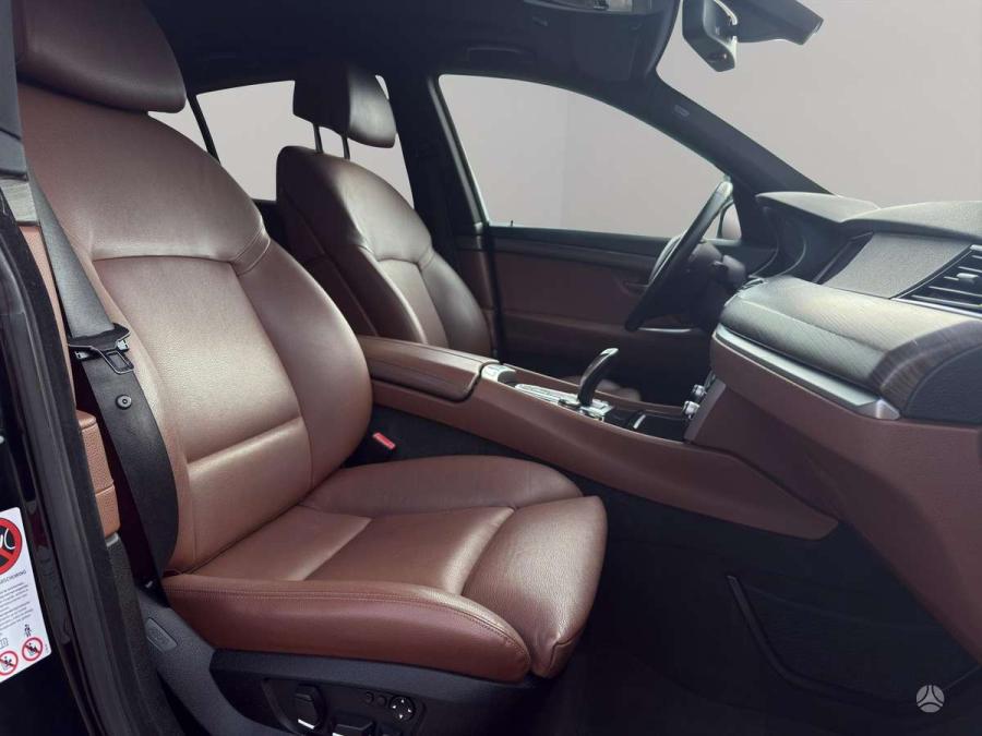 Melns BMW 530 Gran Turismo 2010 Kauņa, ar dzinēja tilpumu 3.00 L un nobraukumu 373 tūkst. km par 9499 €, foto 9 vietnē AUTOMOTO.COM.LV