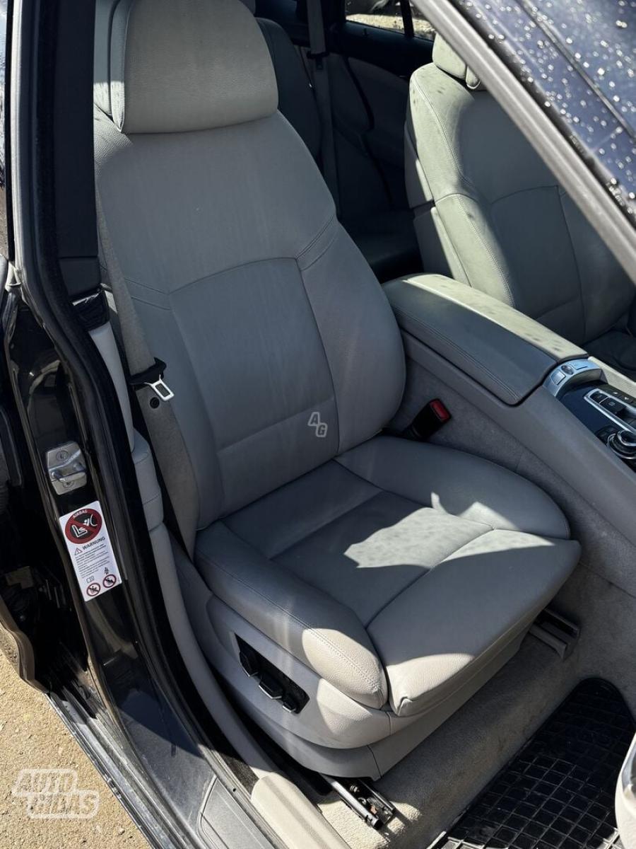 Black BMW 530 Gran Turismo 2011 in Klaipeda, with an engine capacity of 3.00 L and mileage of 269 thousand km for 9999 €, photo 11 on AUTOMOTO.COM.LV