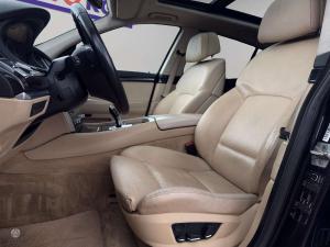 Melns BMW 530 Gran Turismo 2011 Kauņa, ar dzinēja tilpumu 3.00 L un nobraukumu 380 tūkst. km par 9299 €, foto 16 vietnē AUTOMOTO.COM.LV