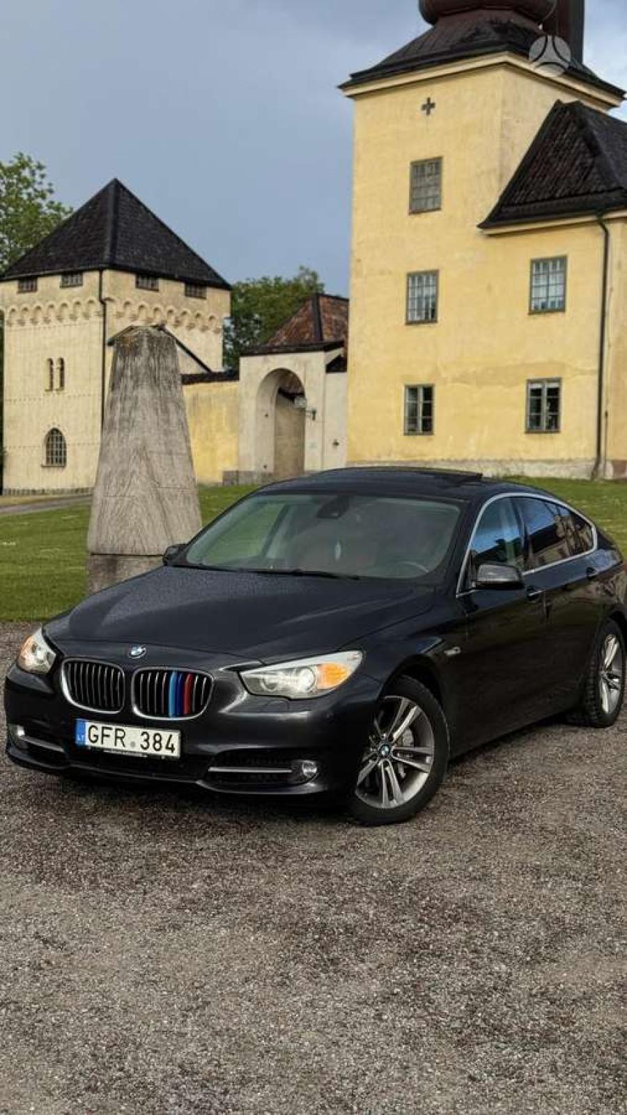 Melns BMW 530 Gran Turismo 2011 Kauņa, ar dzinēja tilpumu 2.99 L un nobraukumu 320 tūkst. km par 8499 €, foto 1 vietnē AUTOMOTO.COM.LV