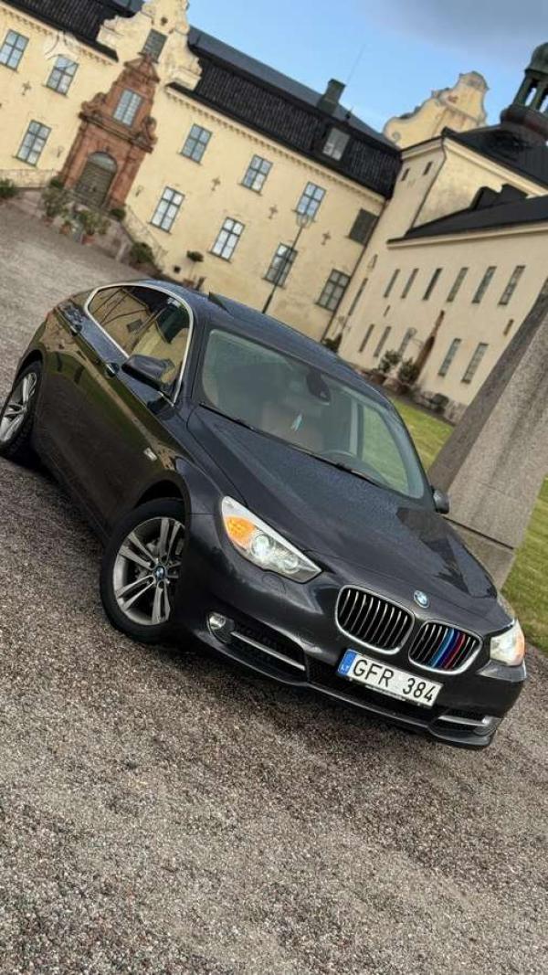 Melns BMW 530 Gran Turismo 2011 Kauņa, ar dzinēja tilpumu 2.99 L un nobraukumu 320 tūkst. km par 8499 €, foto 7 vietnē AUTOMOTO.COM.LV