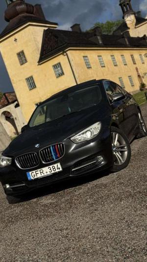 Melns BMW 530 Gran Turismo 2011 Kauņa, ar dzinēja tilpumu 2.99 L un nobraukumu 320 tūkst. km par 8499 €, foto 12 vietnē AUTOMOTO.COM.LV
