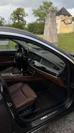 Melns BMW 530 Gran Turismo 2011 Kauņa, ar dzinēja tilpumu 2.99 L un nobraukumu 320 tūkst. km par 8499 €, foto 20 vietnē AUTOMOTO.COM.LV
