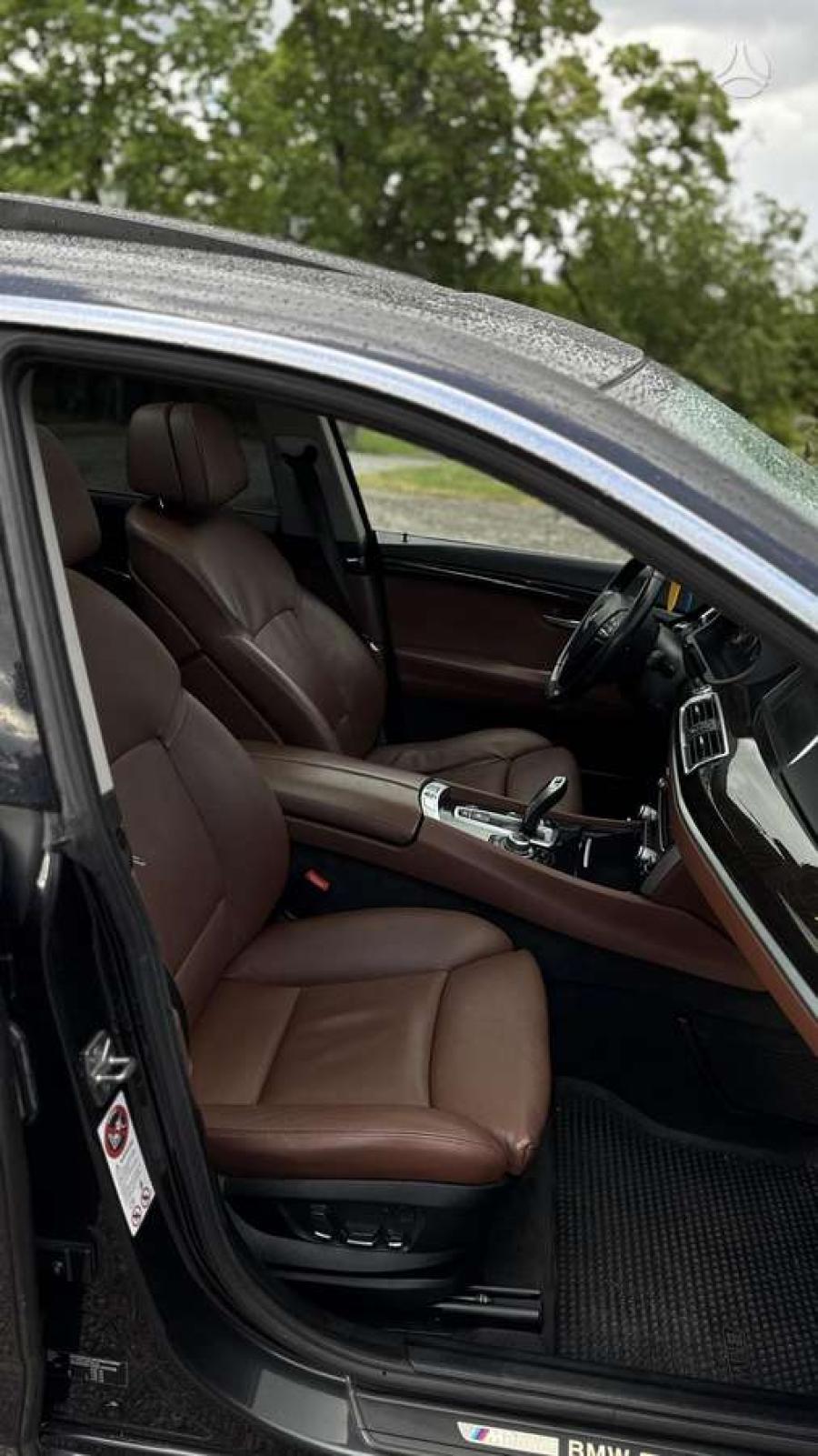 Melns BMW 530 Gran Turismo 2011 Kauņa, ar dzinēja tilpumu 2.99 L un nobraukumu 320 tūkst. km par 8499 €, foto 22 vietnē AUTOMOTO.COM.LV