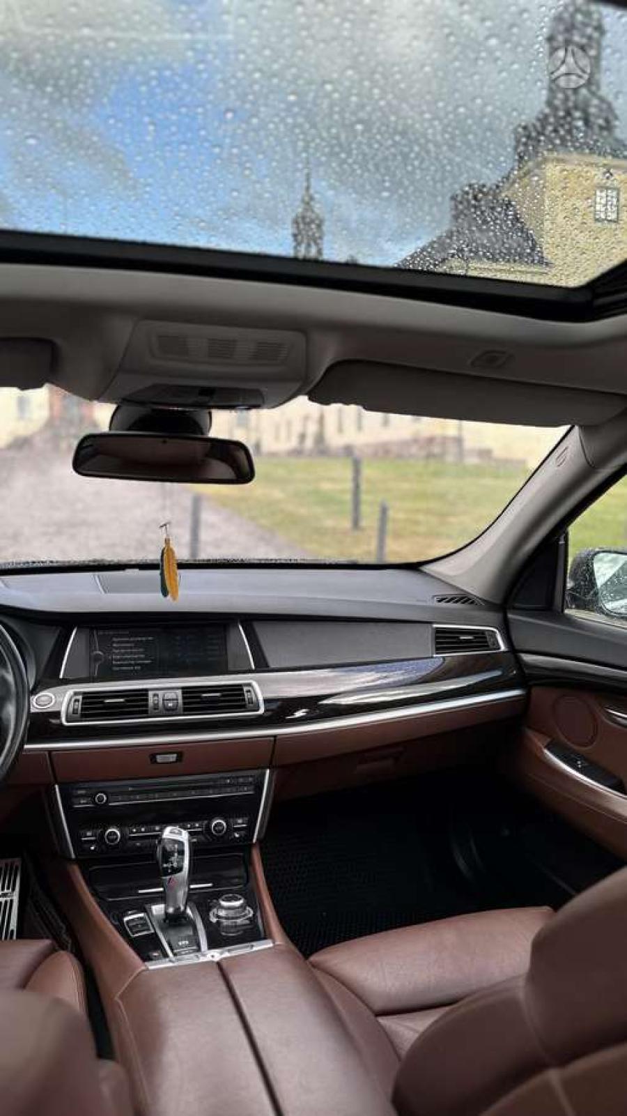 Melns BMW 530 Gran Turismo 2011 Kauņa, ar dzinēja tilpumu 2.99 L un nobraukumu 320 tūkst. km par 8499 €, foto 31 vietnē AUTOMOTO.COM.LV