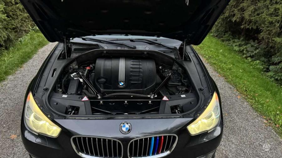 Melns BMW 530 Gran Turismo 2011 Kauņa, ar dzinēja tilpumu 2.99 L un nobraukumu 320 tūkst. km par 8499 €, foto 38 vietnē AUTOMOTO.COM.LV