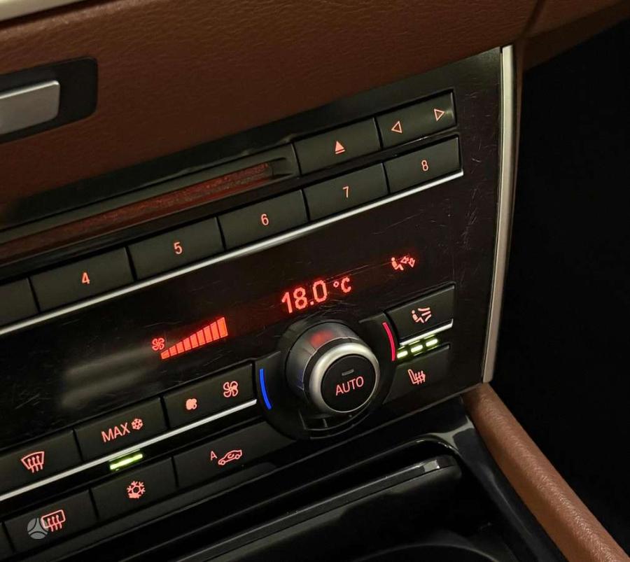Melns BMW 530 Gran Turismo 2012 Marijampole, ar dzinēja tilpumu 2.99 L un nobraukumu 273 tūkst. km par 8999 €, foto 27 vietnē AUTOMOTO.COM.LV