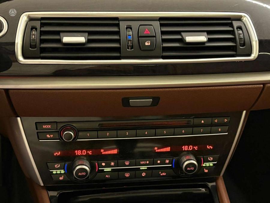Melns BMW 530 Gran Turismo 2012 Marijampole, ar dzinēja tilpumu 2.99 L un nobraukumu 273 tūkst. km par 8999 €, foto 30 vietnē AUTOMOTO.COM.LV