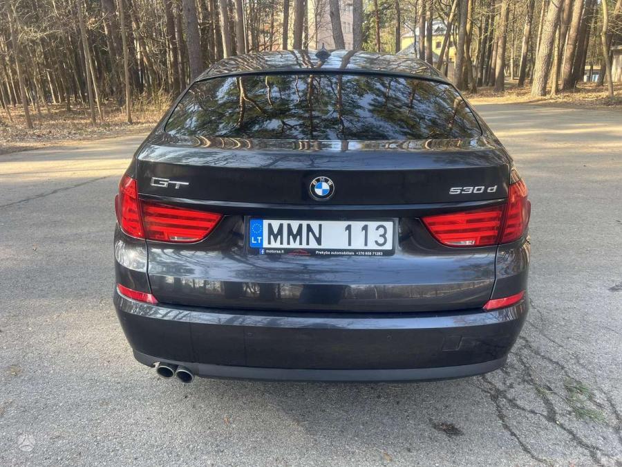 Black BMW 530 Gran Turismo 2012 in Kaunas, with an engine capacity of 2.99 L and mileage of 320 thousand km for 8900 €, photo 4 on AUTOMOTO.COM.LV