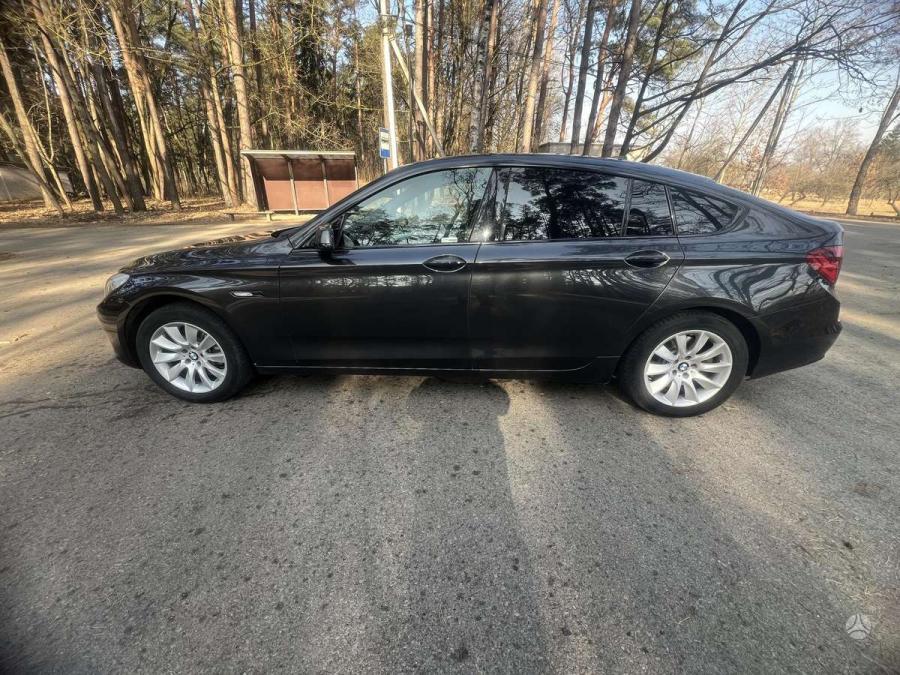 Black BMW 530 Gran Turismo 2012 in Kaunas, with an engine capacity of 2.99 L and mileage of 320 thousand km for 8900 €, photo 5 on AUTOMOTO.COM.LV