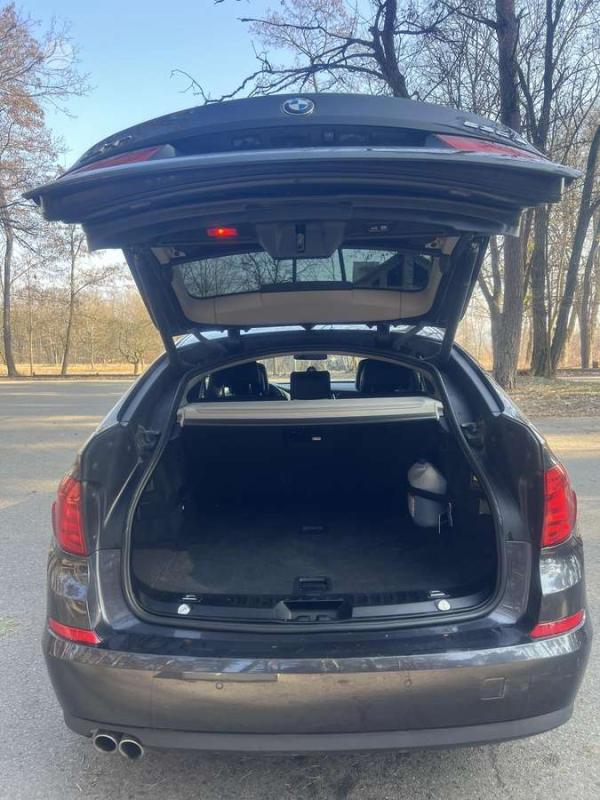 Black BMW 530 Gran Turismo 2012 in Kaunas, with an engine capacity of 2.99 L and mileage of 320 thousand km for 8900 €, photo 9 on AUTOMOTO.COM.LV