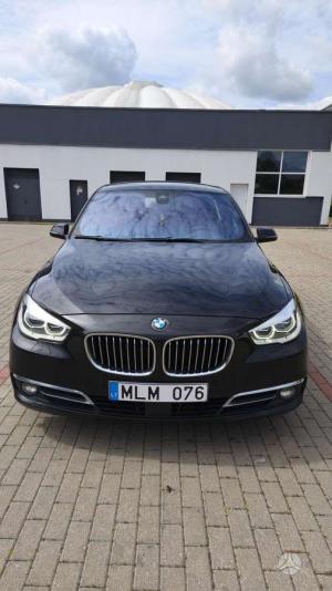 Black BMW 530 Gran Turismo 2014 in Elektrenai, with an engine capacity of 2.99 L and mileage of 280 thousand km for 13999 €, photo 3 on AUTOMOTO.COM.LV