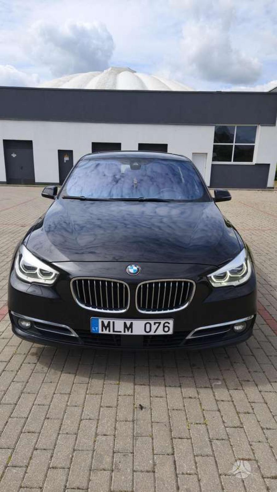 Black BMW 530 Gran Turismo 2014 in Elektrenai, with an engine capacity of 2.99 L and mileage of 280 thousand km for 13999 €, photo 3 on AUTOMOTO.COM.LV