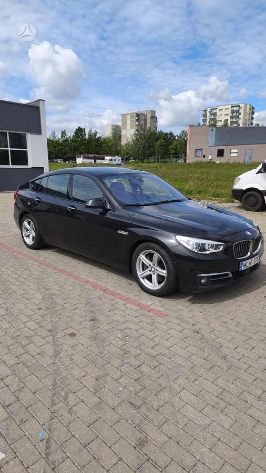 Black BMW 530 Gran Turismo 2014 in Elektrenai, with an engine capacity of 2.99 L and mileage of 280 thousand km for 13999 €, photo 5 on AUTOMOTO.COM.LV