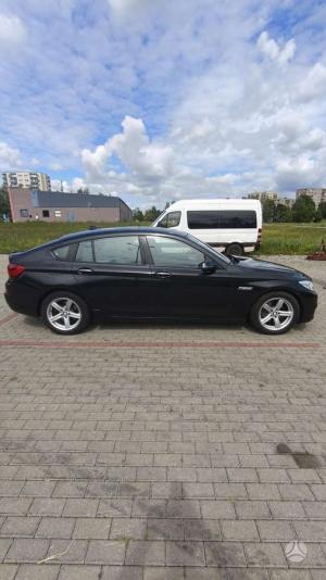 Black BMW 530 Gran Turismo 2014 in Elektrenai, with an engine capacity of 2.99 L and mileage of 280 thousand km for 13999 €, photo 6 on AUTOMOTO.COM.LV