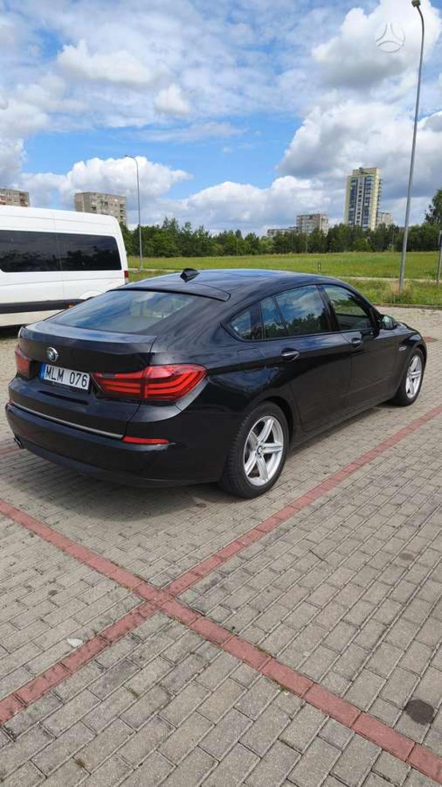 Black BMW 530 Gran Turismo 2014 in Elektrenai, with an engine capacity of 2.99 L and mileage of 280 thousand km for 13999 €, photo 8 on AUTOMOTO.COM.LV