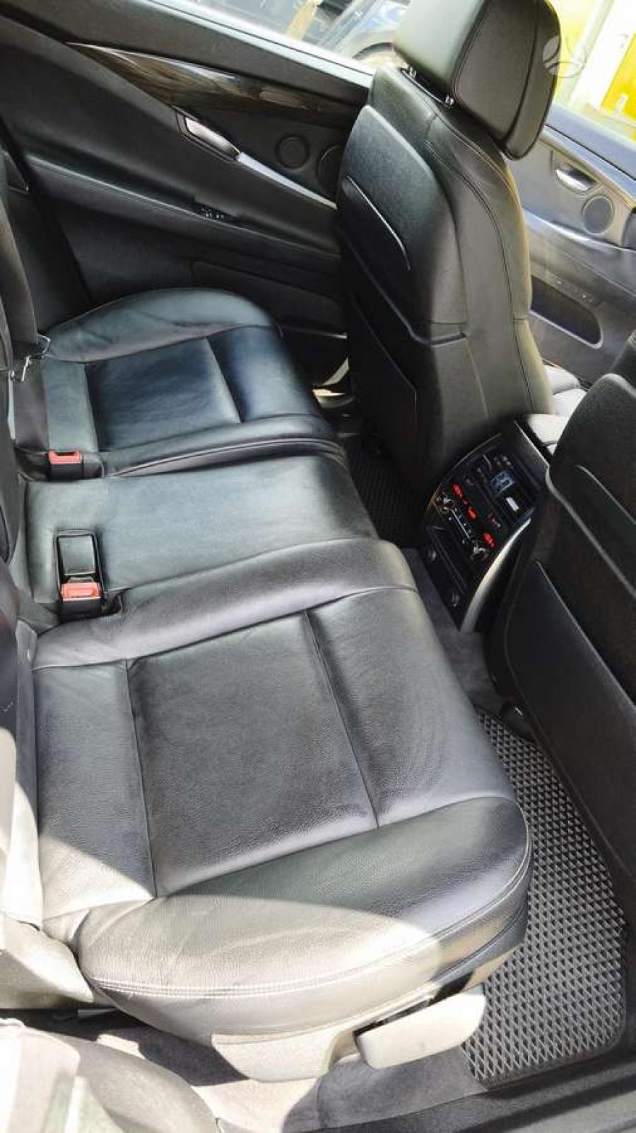 Black BMW 530 Gran Turismo 2014 in Elektrenai, with an engine capacity of 2.99 L and mileage of 280 thousand km for 13999 €, photo 17 on AUTOMOTO.COM.LV