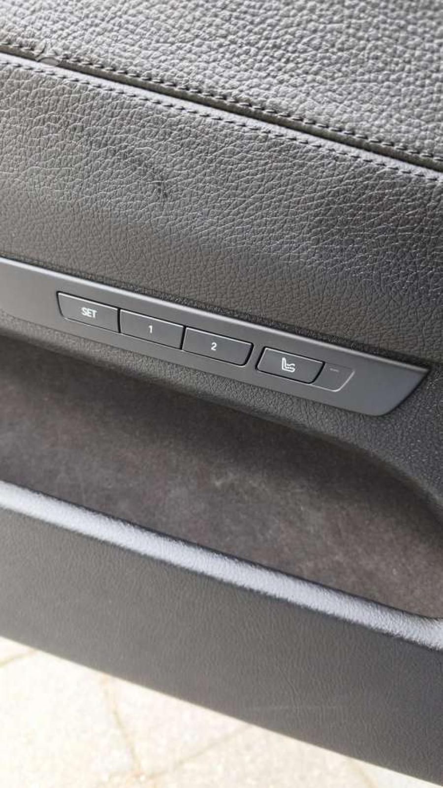 Black BMW 530 Gran Turismo 2014 in Elektrenai, with an engine capacity of 2.99 L and mileage of 280 thousand km for 13999 €, photo 25 on AUTOMOTO.COM.LV