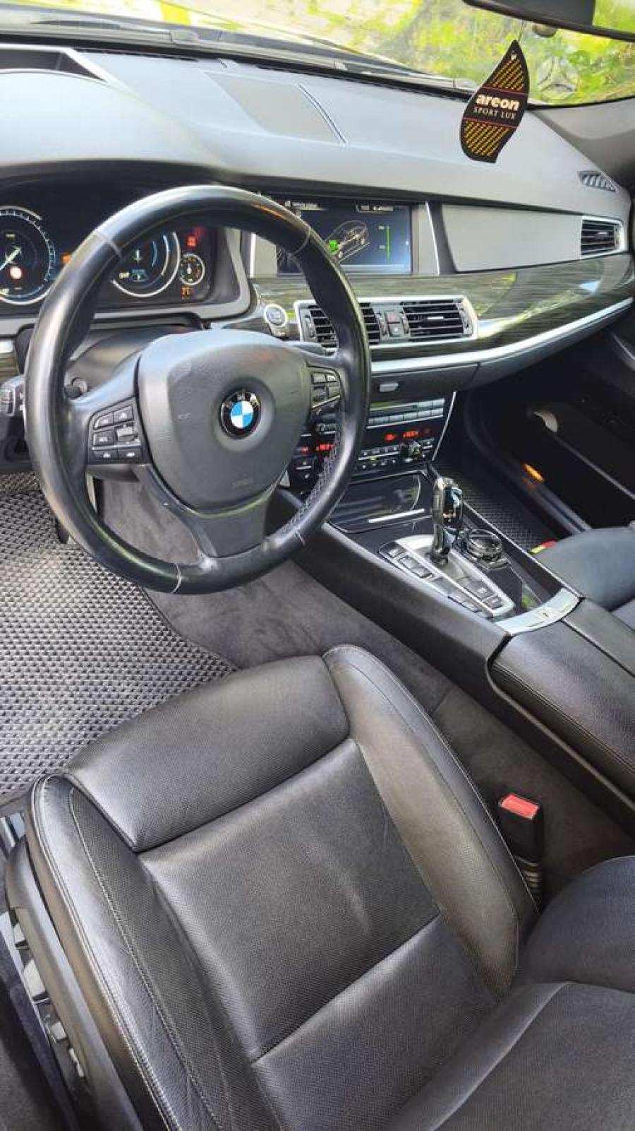 Black BMW 530 Gran Turismo 2014 in Elektrenai, with an engine capacity of 2.99 L and mileage of 280 thousand km for 13999 €, photo 26 on AUTOMOTO.COM.LV