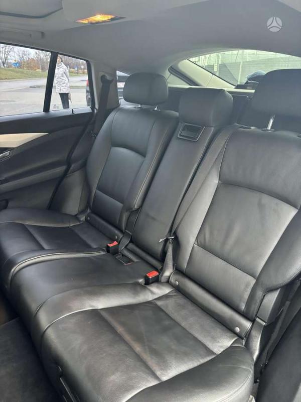 Black BMW 530 Gran Turismo 2014 in Jonava, with an engine capacity of 3.00 L and mileage of 243 thousand km for 13300 €, photo 9 on AUTOMOTO.COM.LV