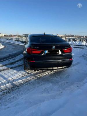 Melns BMW 530 Gran Turismo 2015 Viļņa, ar dzinēja tilpumu 2.99 L un nobraukumu 294 tūkst. km par 13600 €, foto 4 vietnē AUTOMOTO.COM.LV