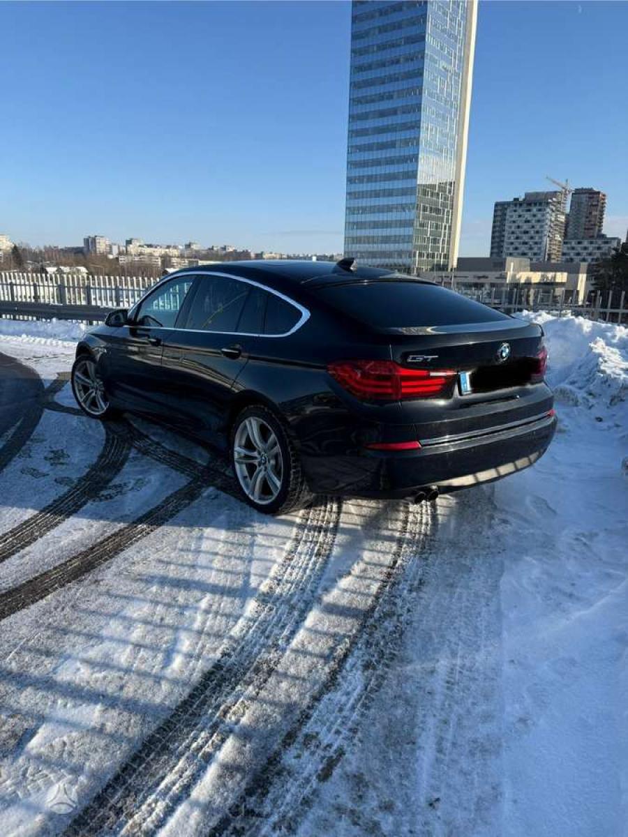 Melns BMW 530 Gran Turismo 2015 Viļņa, ar dzinēja tilpumu 2.99 L un nobraukumu 294 tūkst. km par 13600 €, foto 5 vietnē AUTOMOTO.COM.LV