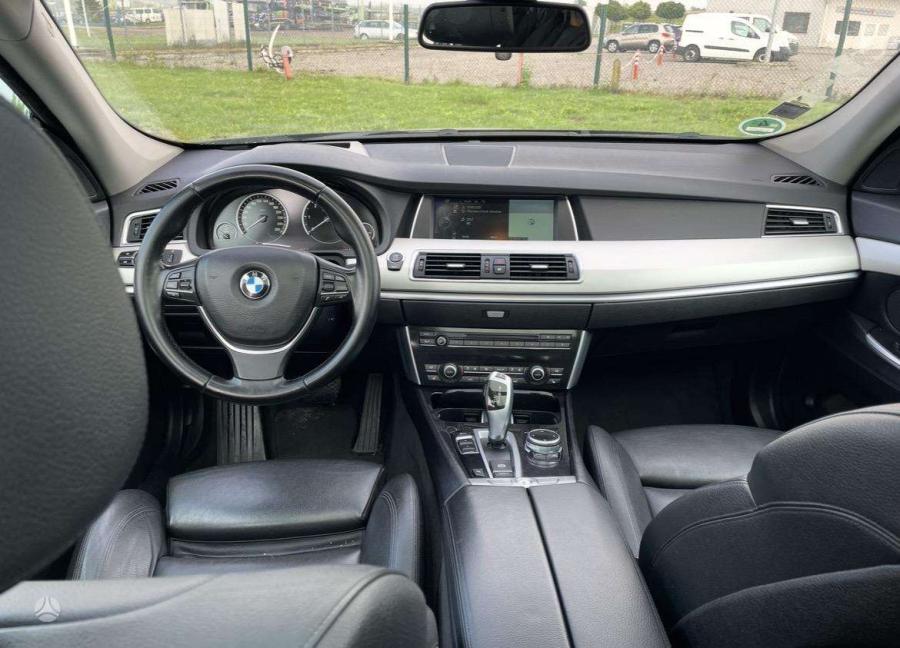 Black BMW 530 Gran Turismo 2015 in Klaipeda, with an engine capacity of 2.99 L and mileage of 297 thousand km for 13000 €, photo 5 on AUTOMOTO.COM.LV