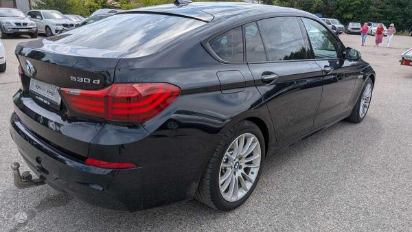 Black BMW 530 Gran Turismo 2015 in Utena, with an engine capacity of 2.99 L and mileage of 245 thousand km for 12100 €, photo 5 on AUTOMOTO.COM.LV