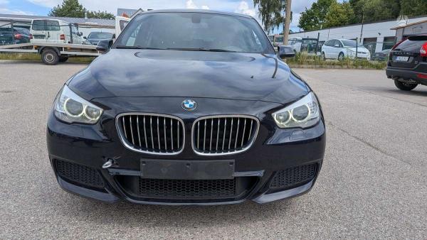 Black BMW 530 Gran Turismo 2015 in Utena, with an engine capacity of 2.99 L and mileage of 245 thousand km for 12100 €, photo 9 on AUTOMOTO.COM.LV