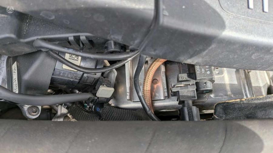 Black BMW 530 Gran Turismo 2015 in Utena, with an engine capacity of 2.99 L and mileage of 245 thousand km for 12100 €, photo 22 on AUTOMOTO.COM.LV