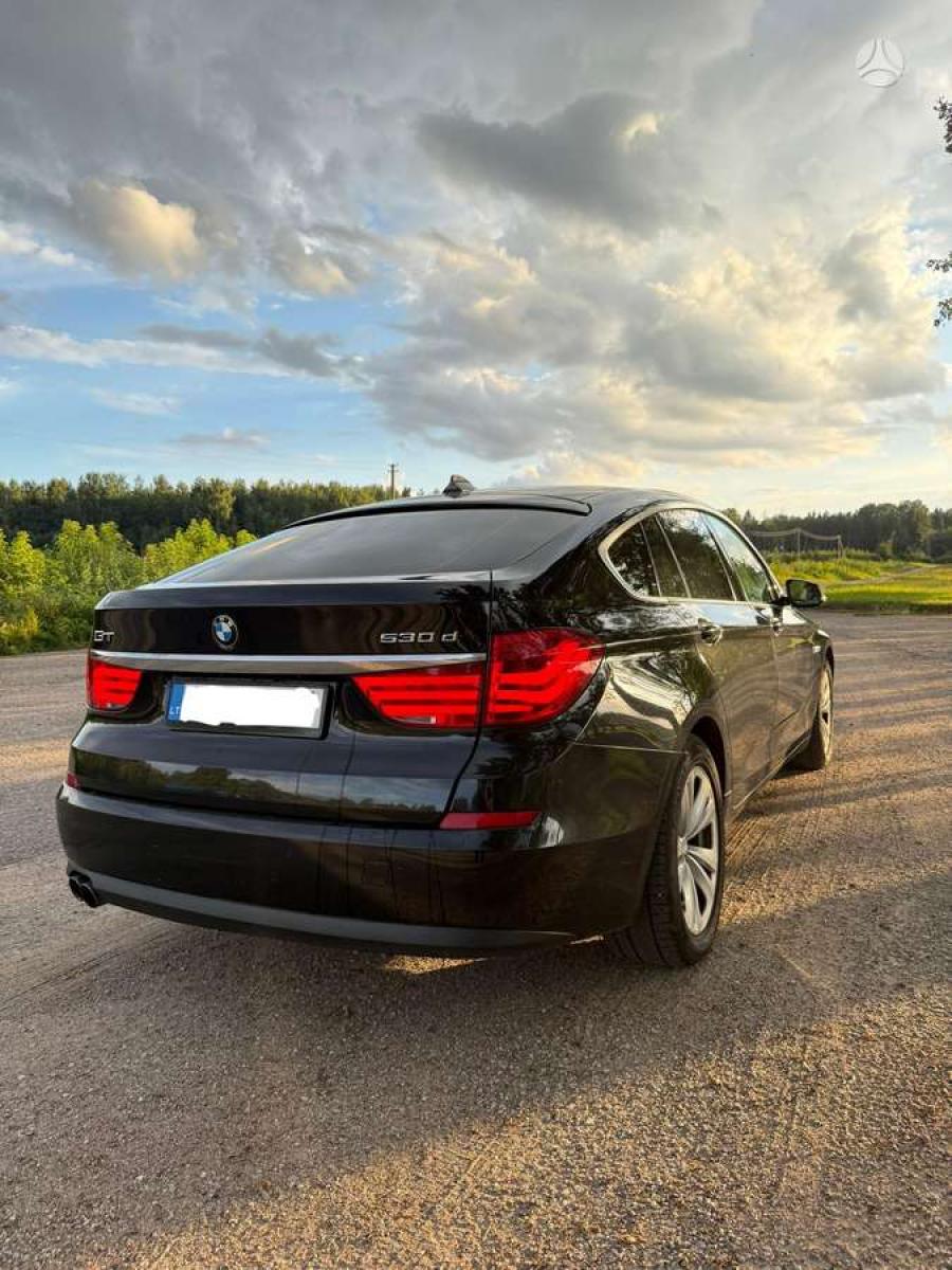 Melns BMW 530 Gran Turismo 2010 Panevēža, ar dzinēja tilpumu 3.00 L un nobraukumu 256 tūkst. km par 6000 €, foto 5 vietnē AUTOMOTO.COM.LV