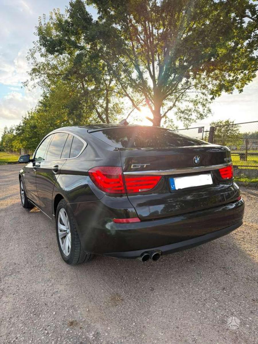 Melns BMW 530 Gran Turismo 2010 Panevēža, ar dzinēja tilpumu 3.00 L un nobraukumu 256 tūkst. km par 6000 €, foto 6 vietnē AUTOMOTO.COM.LV