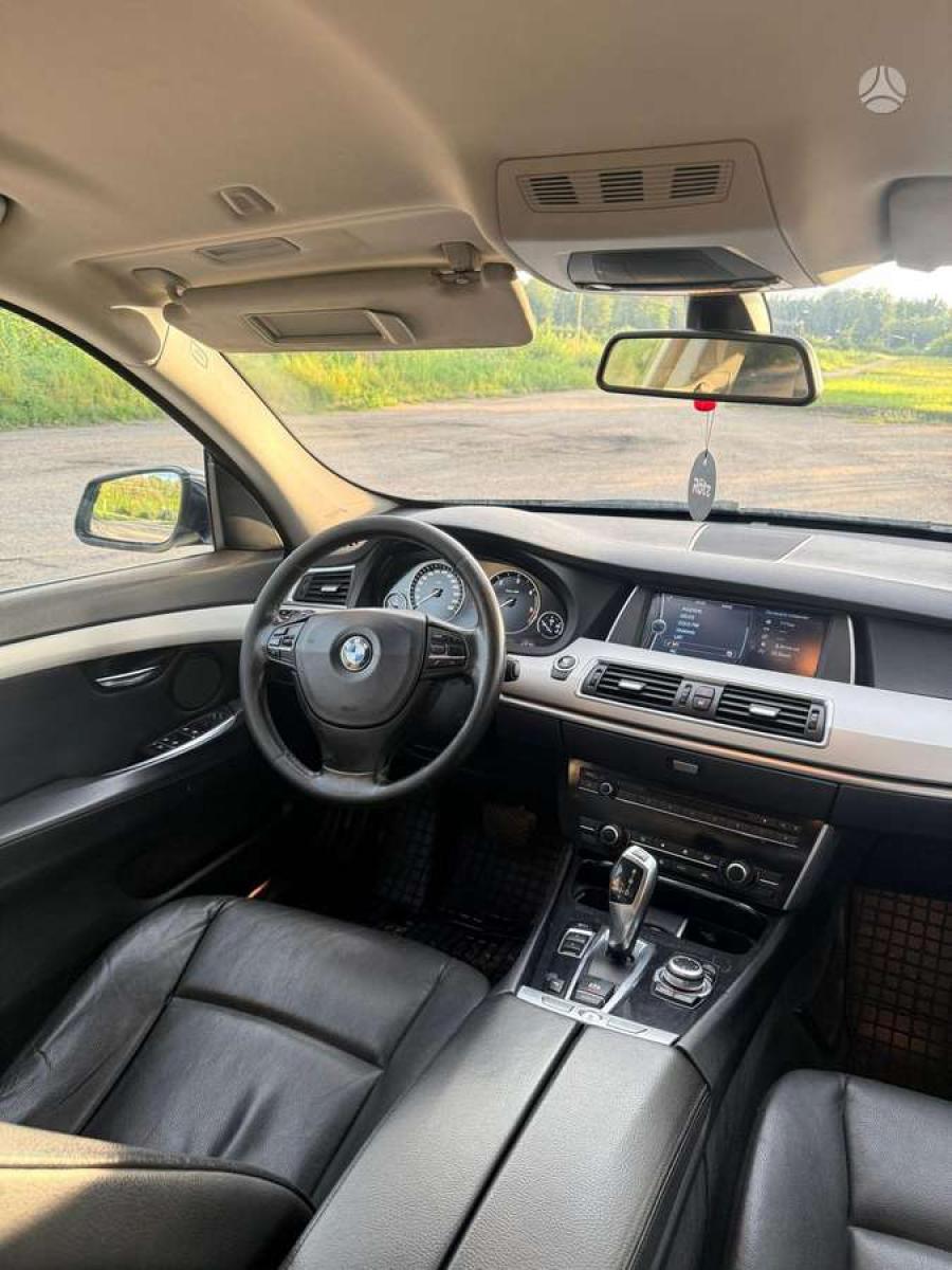 Melns BMW 530 Gran Turismo 2010 Panevēža, ar dzinēja tilpumu 3.00 L un nobraukumu 256 tūkst. km par 6000 €, foto 9 vietnē AUTOMOTO.COM.LV
