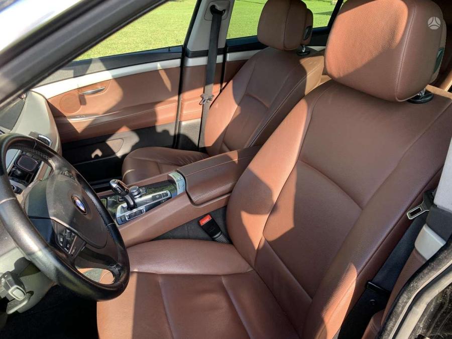 Melns BMW 530 Gran Turismo 2011 Alīta, ar dzinēja tilpumu 2.99 L un nobraukumu 353 tūkst. km par 9000 €, foto 4 vietnē AUTOMOTO.COM.LV