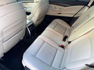 Zils BMW 530 Gran Turismo 2010 Šauļi, ar dzinēja tilpumu 2.99 L un nobraukumu 420 tūkst. km par 7250 €, foto 15 vietnē AUTOMOTO.COM.LV