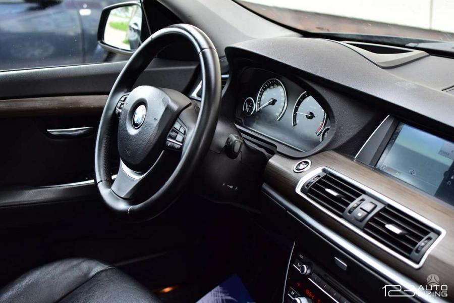 Zils BMW 530 Gran Turismo 2012 Kretinga, ar dzinēja tilpumu 3.00 L un nobraukumu 329 tūkst. km par 9650 €, foto 30 vietnē AUTOMOTO.COM.LV