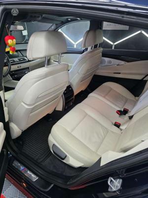 Blue BMW 530 Gran Turismo 2015 in Kaunas, with an engine capacity of 2.99 L and mileage of 217 thousand km for 17500 €, photo 5 on AUTOMOTO.COM.LV
